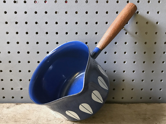 Enamel milkpan - H is for Home